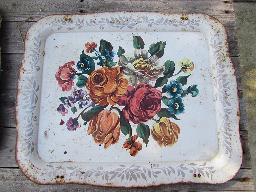 Upcycled Old Metal T.V. Trays – HOME ON THE CORNER